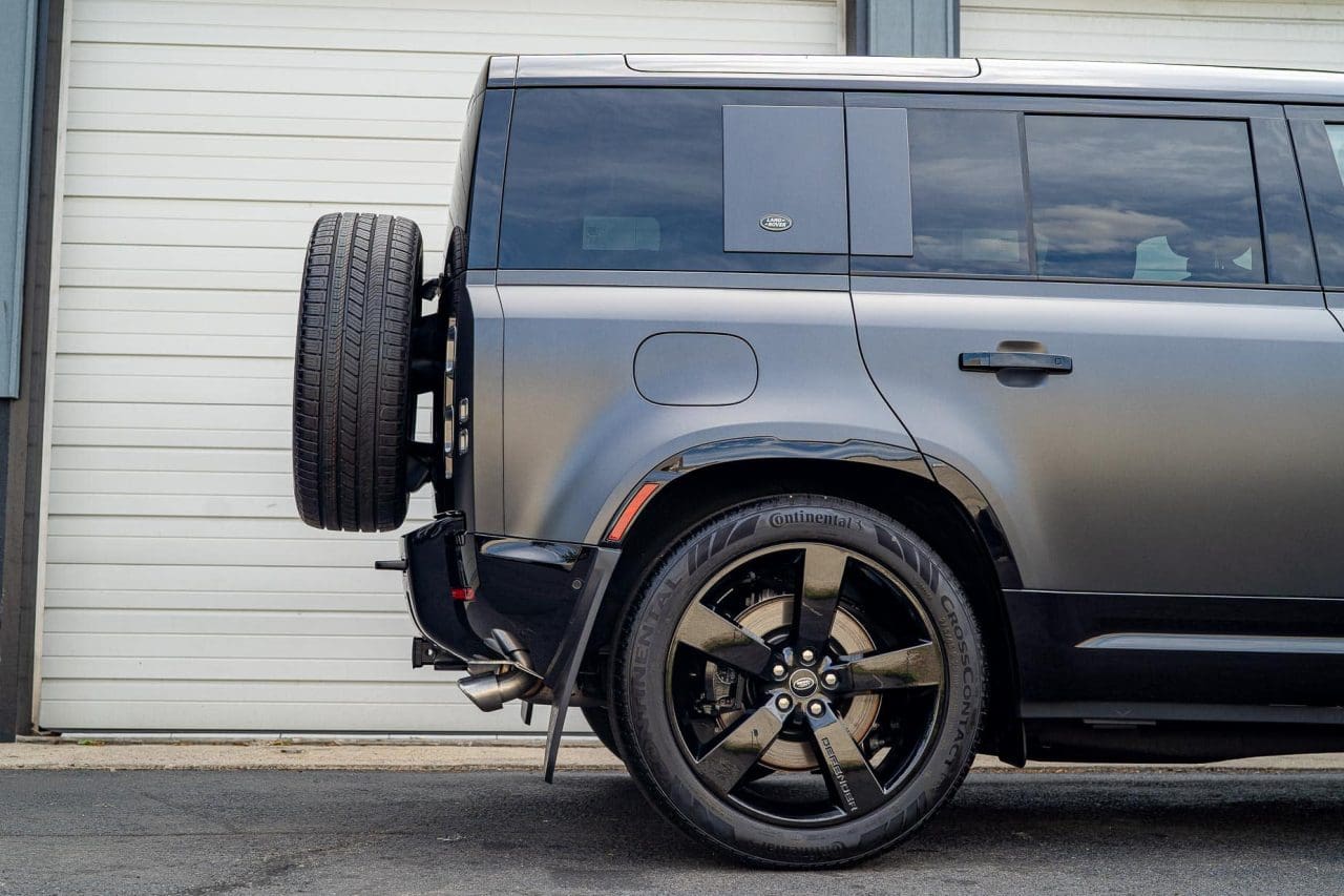 Land Rover Defender V8 | Darien Detail