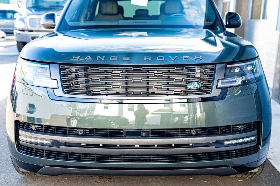 2024 Belgravia Green Range Rover | Darien Detail